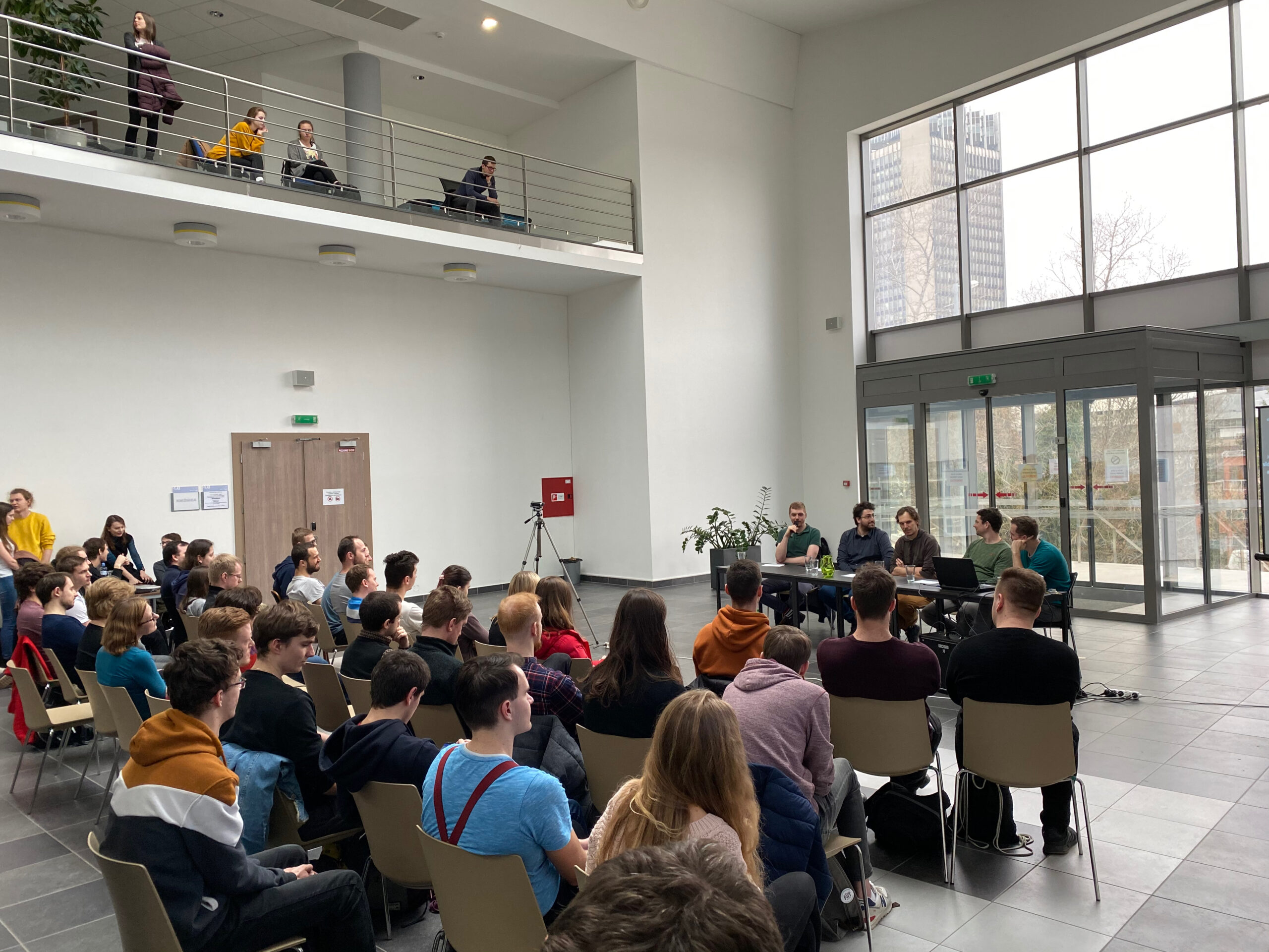 Študenti a absolventi FIIT STU: Kvalitní ľudia sa rozhodli budovať ...