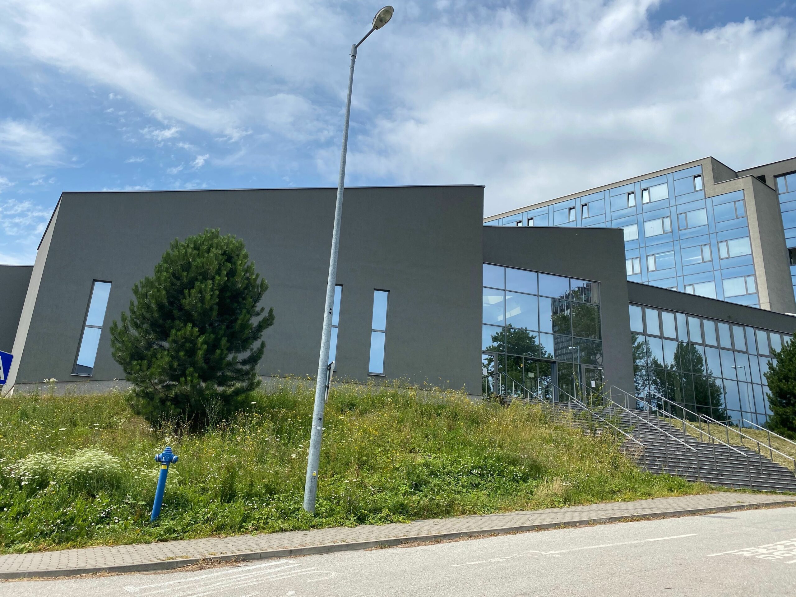 Prešetrenie výučby na FIIT STU aj po roku bez odpovede – Za Našu FIIT